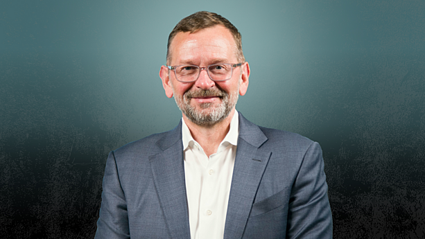 The 2 reasons why Lazard's Ron Temple would still buy stocks over bonds ...