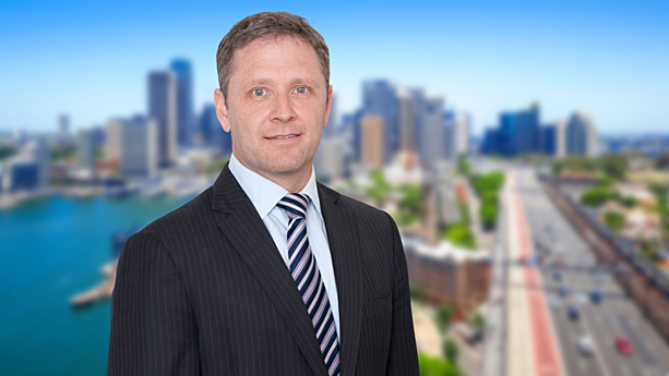 3 ASX large caps this fund manager would buy with an extra $10,000 ...